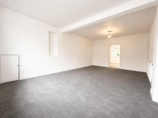 House Terraced For Rent Brown Street, Ferndale