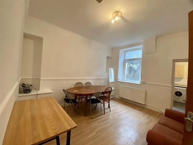 House Terraced For Rent Castle Buildings, Treforest