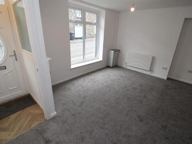 House Terraced For Rent Fox Street, Treharris