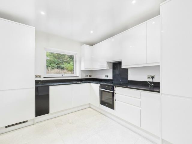 House to Rent in Maidenhead Courtlands PML240231