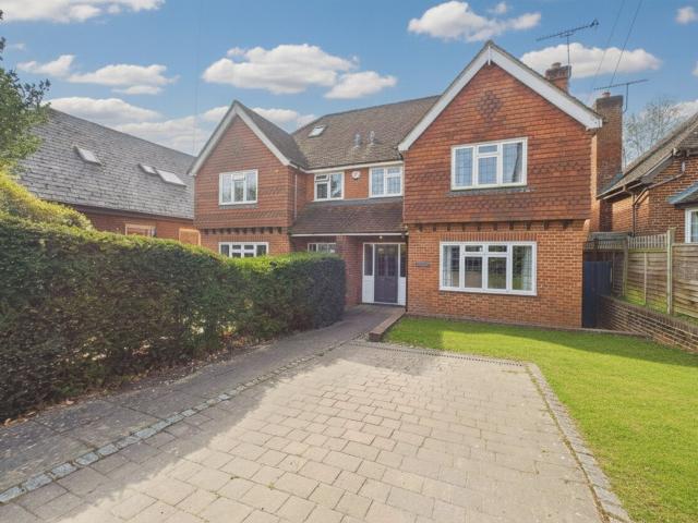 House to Rent in Maidenhead High Road PML170092