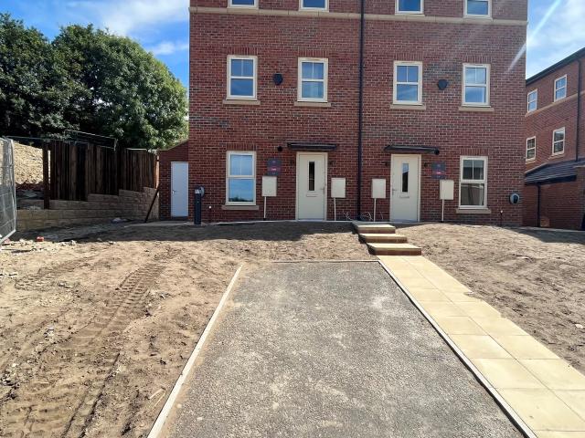 House to rent in Middleham Lane, Leeds, LS14 | Leaders