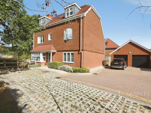 House to rent in Morgan Way, Paddock Wood, Tonbridge, Kent, TN12 | Leaders