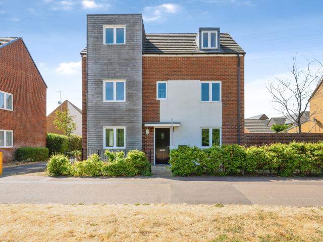 House to rent in Newport Road, Broughton, Milton Keynes, Buckinghamshire, MK10 | Leaders