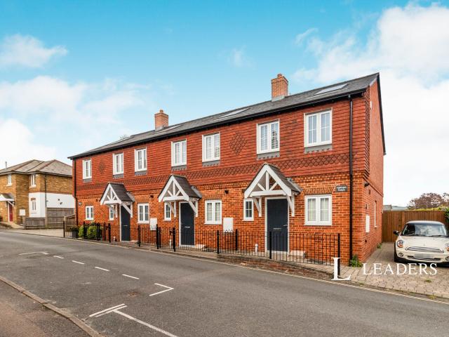 House to rent in Nightingale Terrace, Linden Road, Leatherhead, KT22 | Leaders