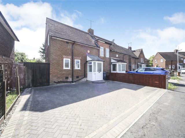 House to rent in Northfields, Dunstable, Bedfordshire, LU5 | Leaders