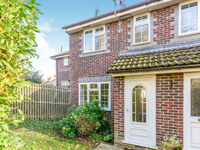 House to rent in Akister Close, Buckingham, Buckinghamshire, MK18 | Leaders
