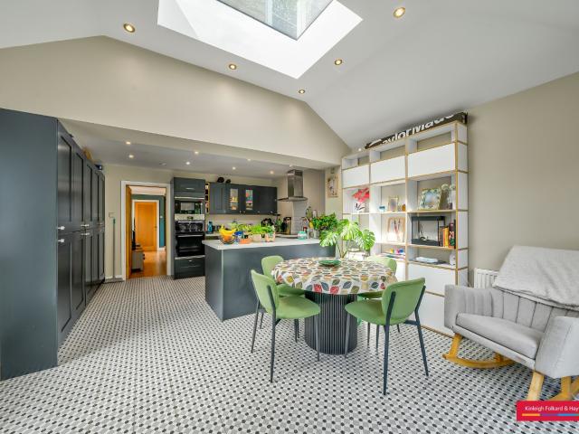 house to rent in Anderson Close, Winchmore Hill London, N21