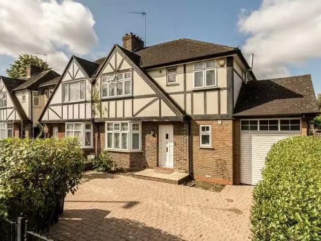 House to rent in Argyle Road, London, W13 Ref 232224