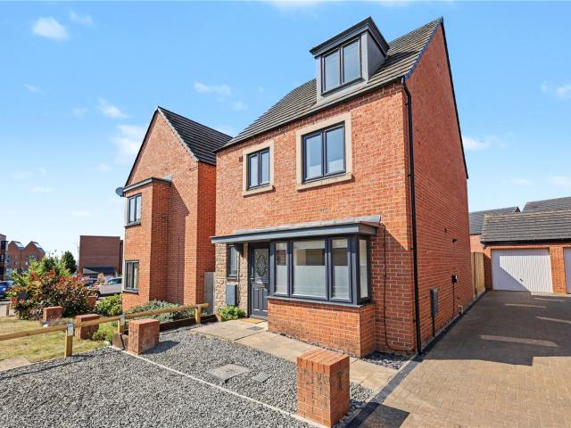 House to rent in Balmoral Close, Northampton, Northamptonshire, NN5 | Leaders