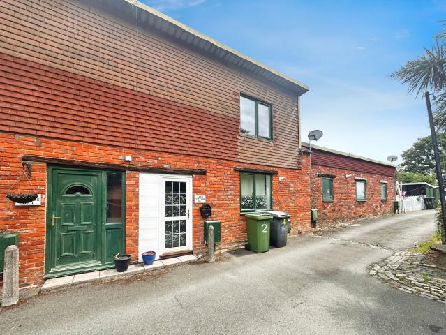 House to rent in Barn Cottage, Wickham Road, Curdridge, Southampton, SO32 | Leaders