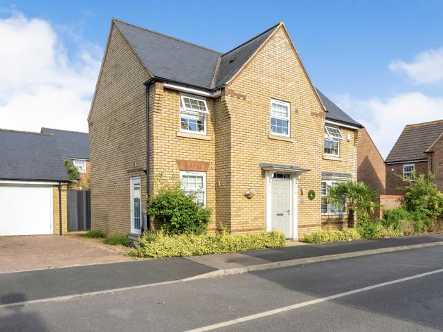 House to rent in Blackbeard, Brooklands, Milton Keynes, Buckinghamshire, MK10 | Leaders