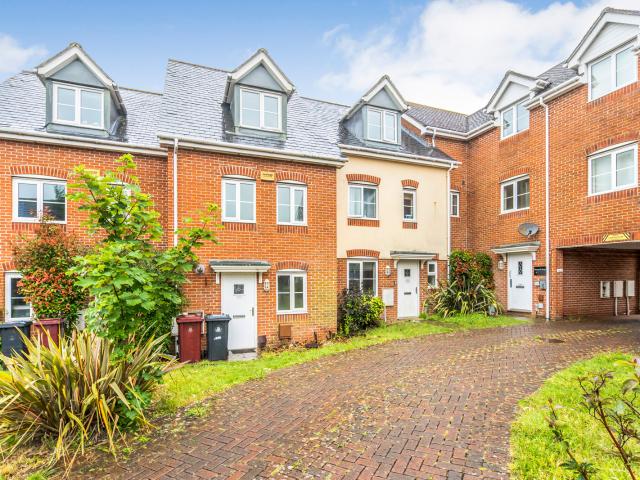 House to rent in Bostock Road, Chichester, PO19 | Leaders
