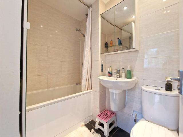 House to Rent in Bracknell Droitwich Close BRL150401