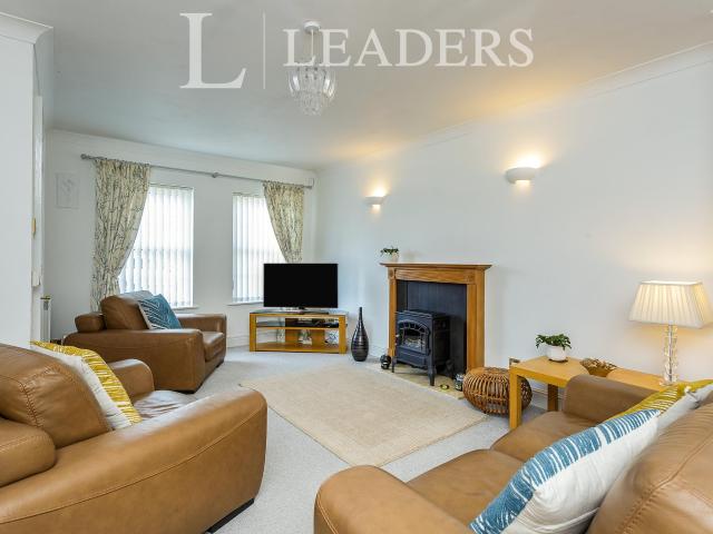 House to rent in Broad Street, Portsmouth, Hampshire, PO1 | Leaders