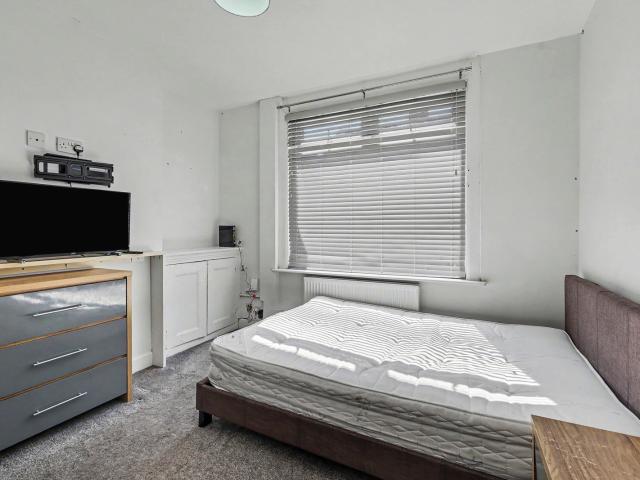 House to rent in Carlton Street, Kettering, Northamptonshire, NN16 | Leaders