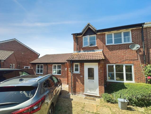House to rent in Carsons Drive, Great Cornard, Sudbury, CO10 | Leaders