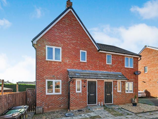 House to rent in Chimney Crescent, Irthlingborough, Wellingborough, NN9 | Leaders