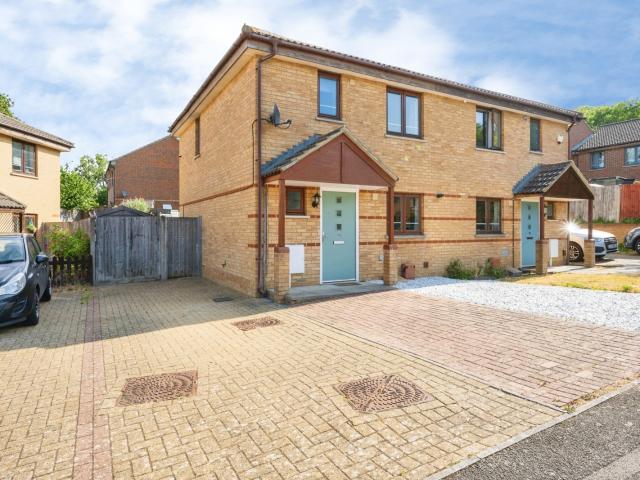 House to rent in Coles Avenue, Leadenhall, Milton Keynes, Buckinghamshire, MK6 | Leaders