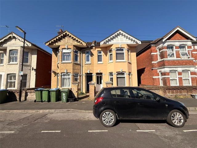 House to rent in Coventry Road, Southampton, Hampshire, SO15 | Leaders