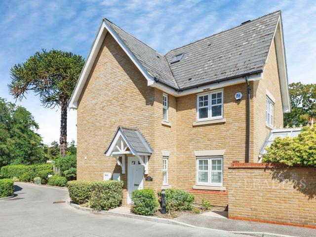 House to rent in Duchess Court, Weybridge, Surrey, KT13 | Leaders