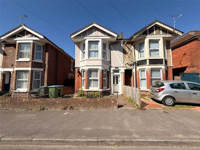 House to rent in Devonshire Road, Southampton, SO15 | Leaders