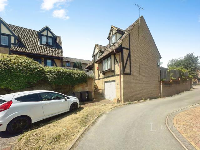 House to rent in Ennismore Green, Luton, Bedfordshire, LU2 | Leaders