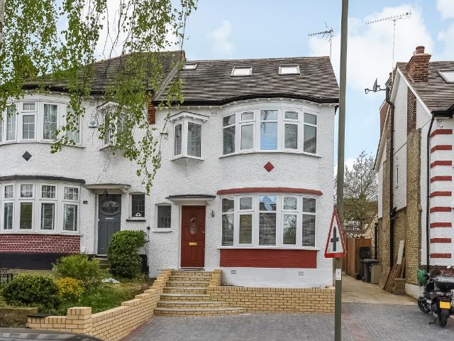 house to rent in Fursby Avenue, London, N3
