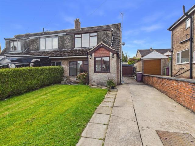house to rent in Farwater Close, Dronfield