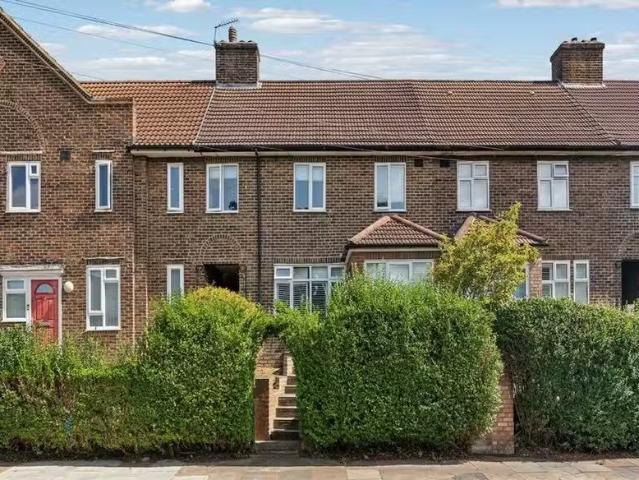 House to rent in Firhill Road, London, SE6 Ref 232728