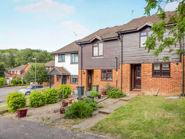 House to rent in Foxglove Gardens, Guildford, GU4 | Leaders