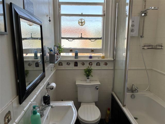 House to rent in Gladys Avenue, Portsmouth, Hampshire, PO2 | Leaders