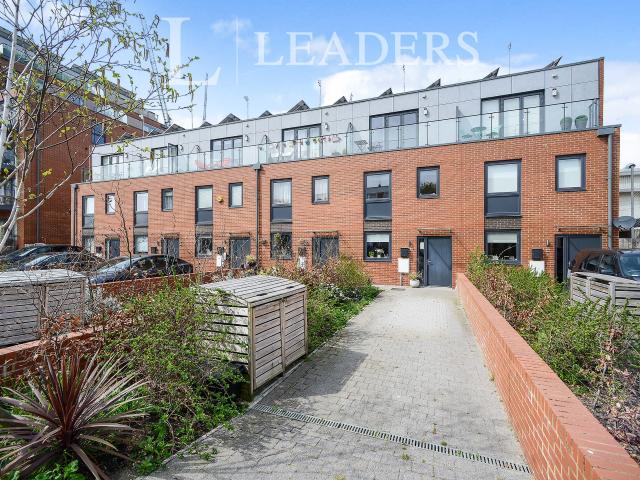 House to rent in Goldstone Lane, Hove, BN3 | Leaders
