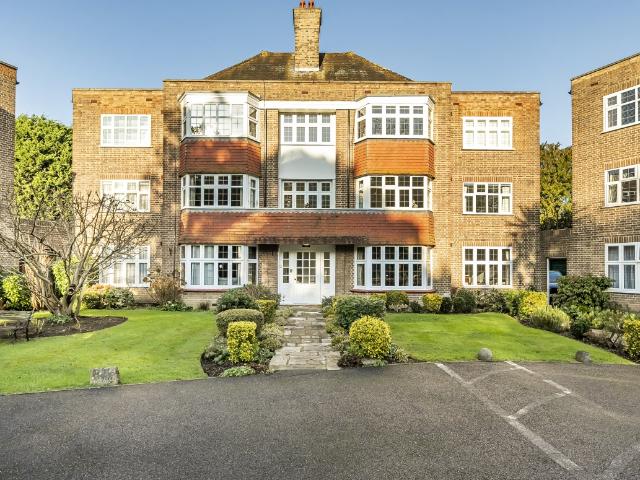 house to rent in Imber Close, Esher, KT10