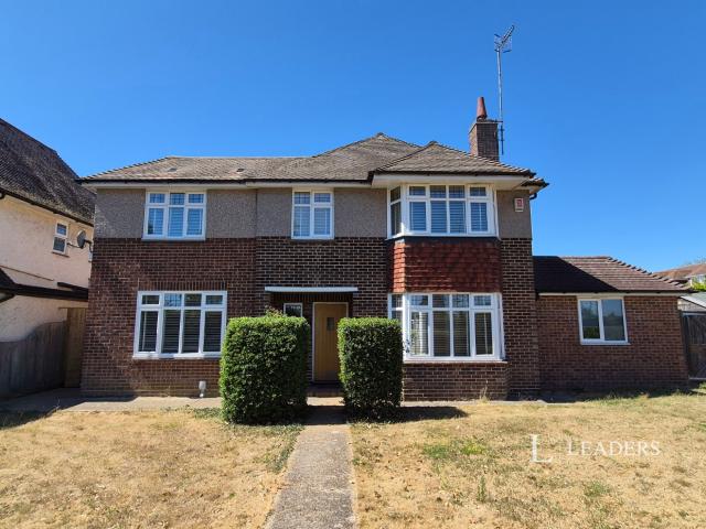 House to rent in Kings Drive, Eastbourne, BN21 | Leaders