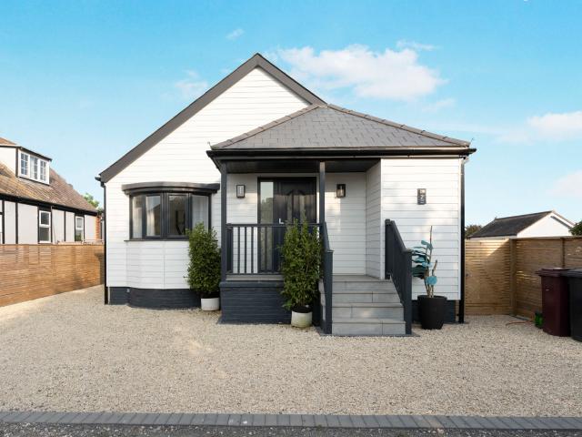 House to rent in Park Road, Selsey, Chichester, PO20 | Leaders