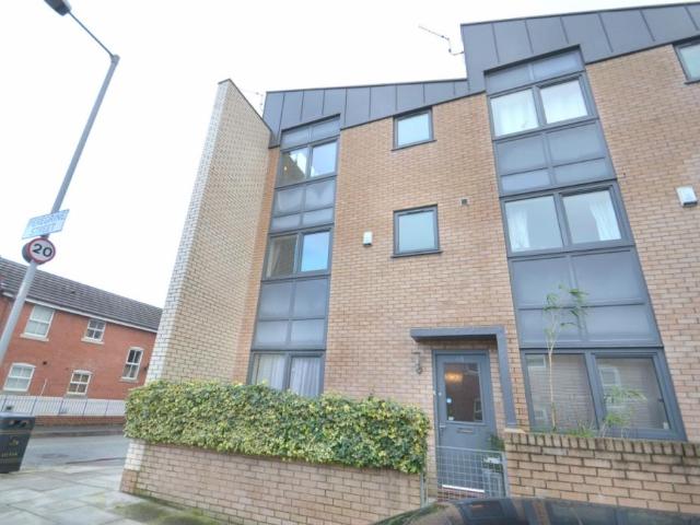 house to rent in Peregrine St, Hulme, Manchester. M15 5PZ