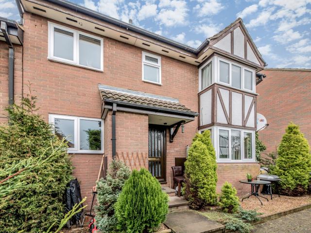 House to rent in Queensbury Close, Bedford, Bedfordshire, MK40 | Leaders