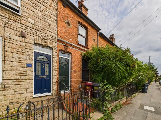 House to Rent in Reading Elgar Road FNB260336
