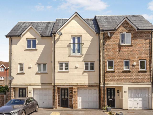House to rent in Regency Mews, Queens Road, Haywards Heath, West Sussex, RH16 | Leaders