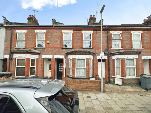 House to rent in Reginald Street, Luton, Bedfordshire, LU2 | Leaders
