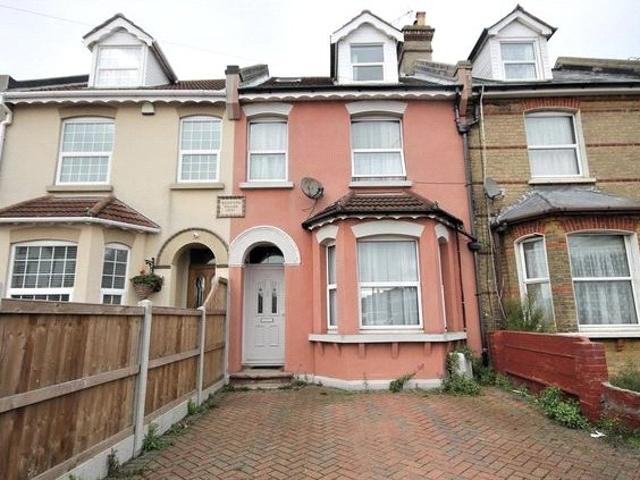 House to rent in Rosemary Road West, Clacton on Sea, CO15 | Leaders