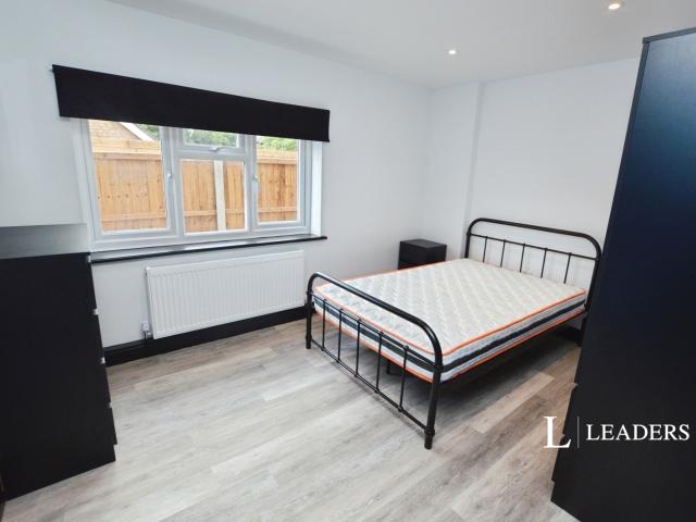House to rent in St. Andrews Avenue, Colchester, Essex, CO4 | Leaders