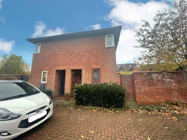 House to rent in Stafford Grove, Shenley Church End, Milton Keynes, Buckinghamshire, MK5 | Leaders