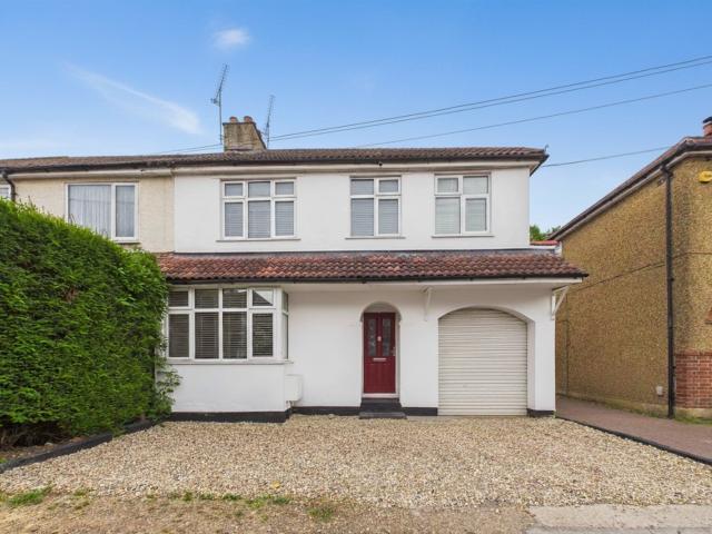 House to Rent in Staines upon Thames Mafeking Road STL250309