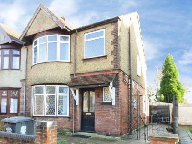 House to rent in Sunridge Avenue, Luton, Bedfordshire, LU2 | Leaders