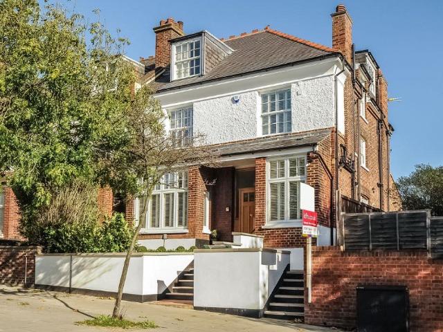 house to rent in Sarre Road, London, NW2