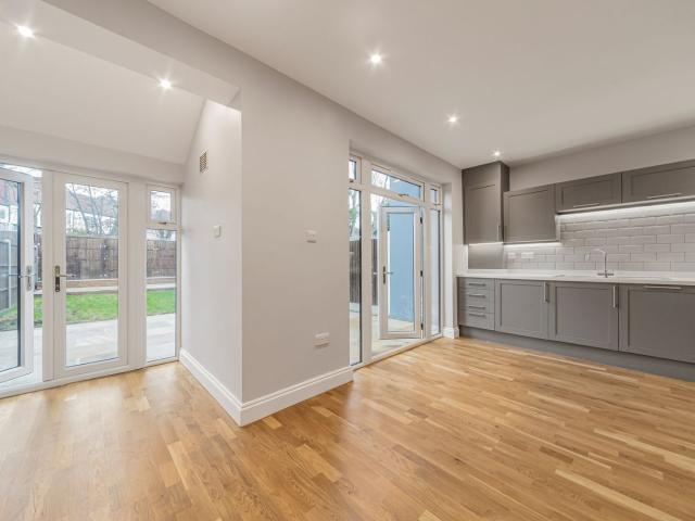 house to rent in Selworthy Road, London, SE6