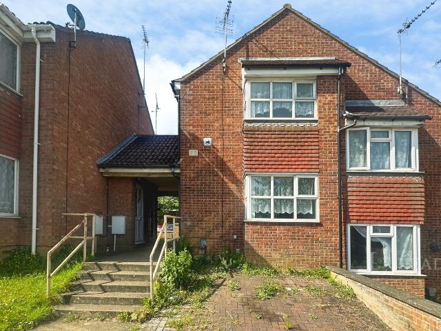 House to rent in Twigden Court, Mount Pleasant Road, Luton, Bedfordshire, LU3 | Leaders