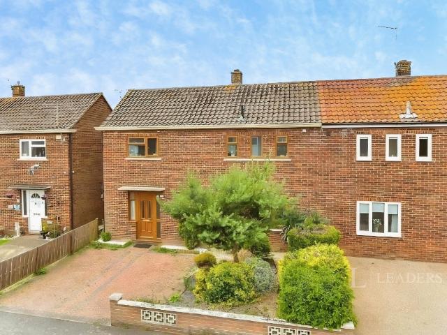 House to rent in Twyford Road, Hadlow, Tonbridge, Kent, TN11 | Leaders